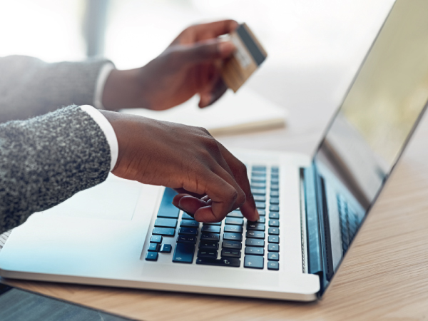 Building Data Analytics Capabilities in Direct-to-Consumer Model Building Data Analytics Capabilities in Direct-to-Consumer Model