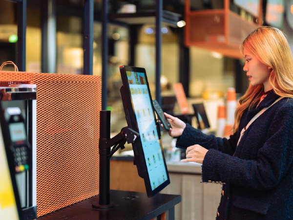 How Technology is Enhancing the Customer Experience in Retail Hospitality